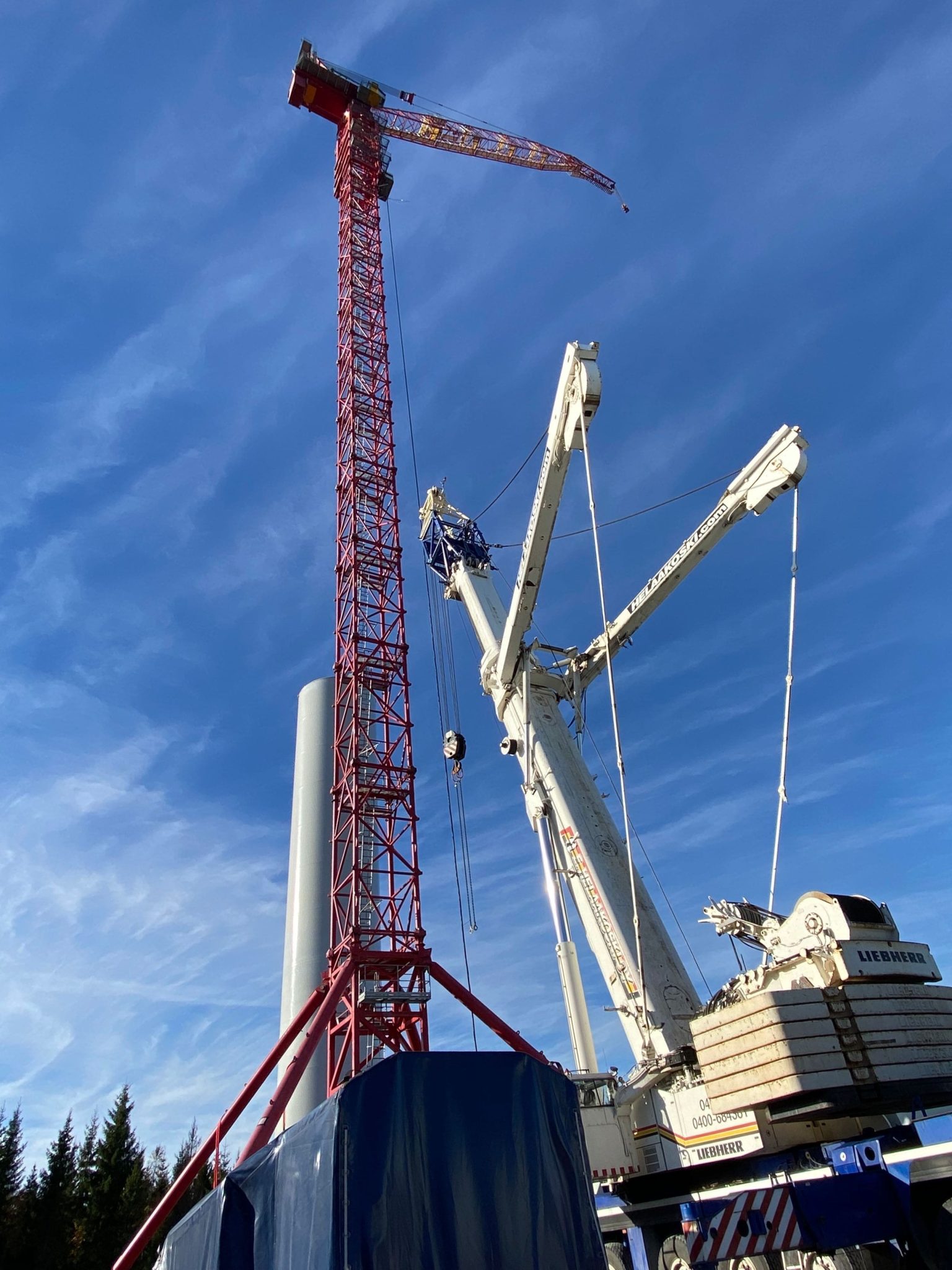 Favelle Favco Wind Turbine Cranes for Seamless Projects