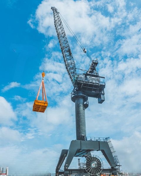 Efficient Cargo Handling with Favelle Favco Wharf Cranes
