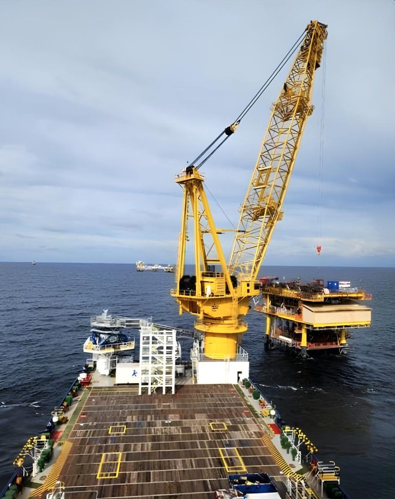 Offshore Cranes for Marine Operations - Favelle Favco
