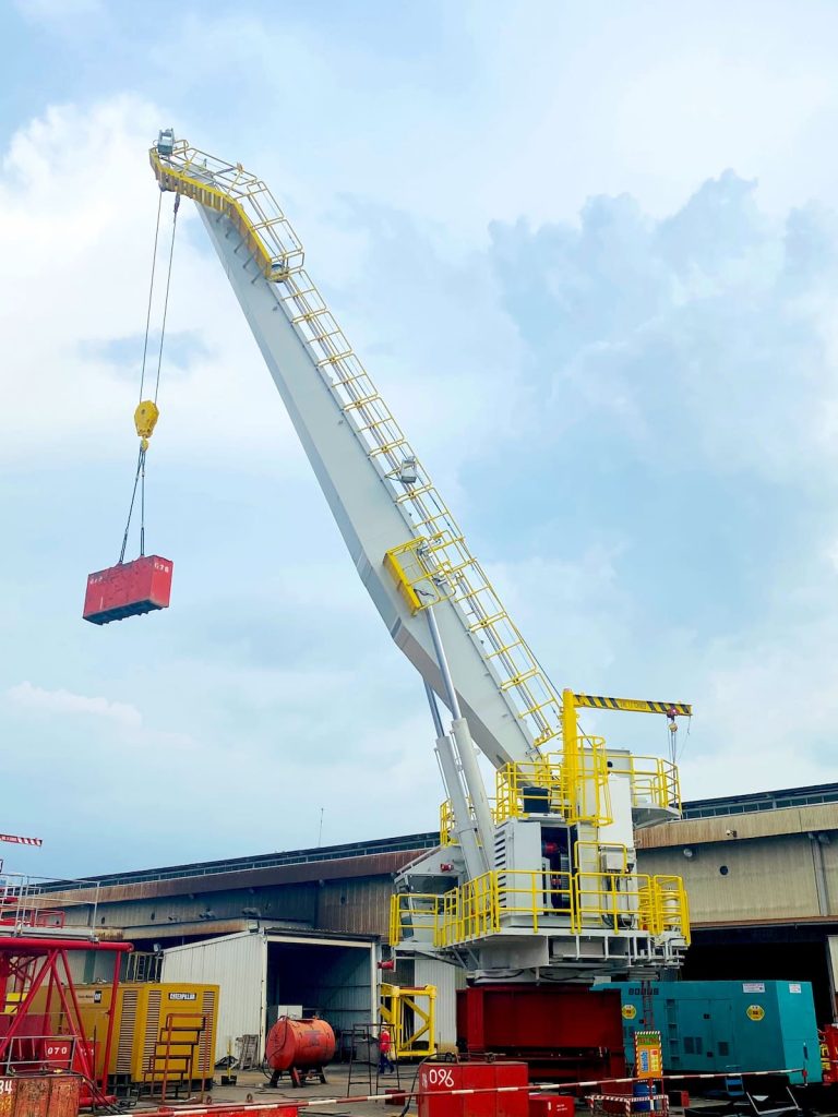 Offshore Cranes for Marine Operations - Favelle Favco